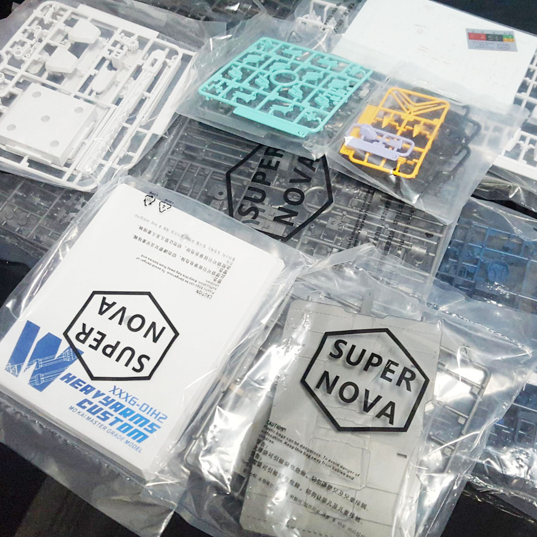 SuperNova 1/100 Master Grade Gundam Heavyarms CUSTOM KAI, Hobbies ...