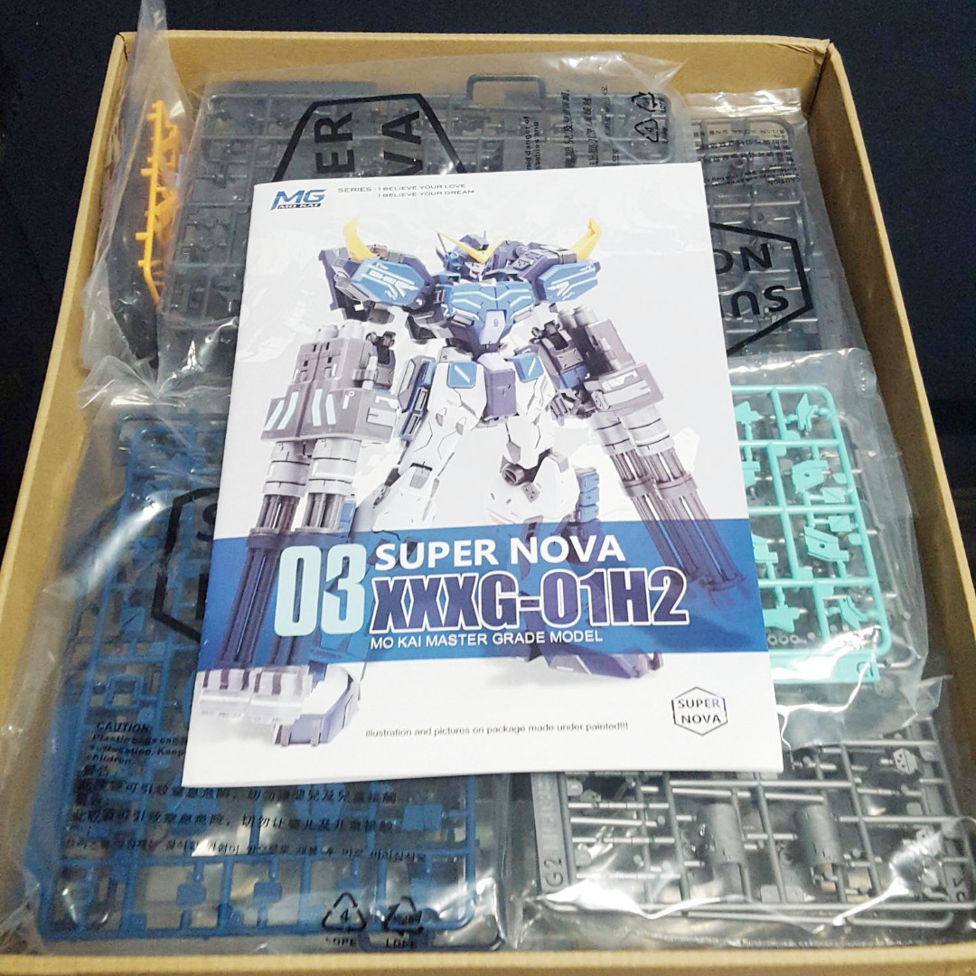 SuperNova 1/100 Master Grade Gundam Heavyarms CUSTOM KAI, Hobbies ...