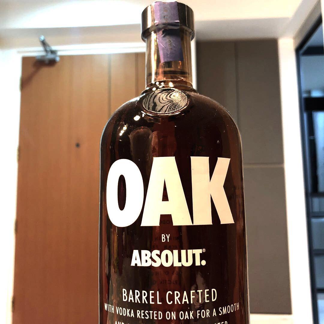 Rare Absolut Oak Vodka 1000ml, Food & Drinks, Alcoholic Beverages on ...