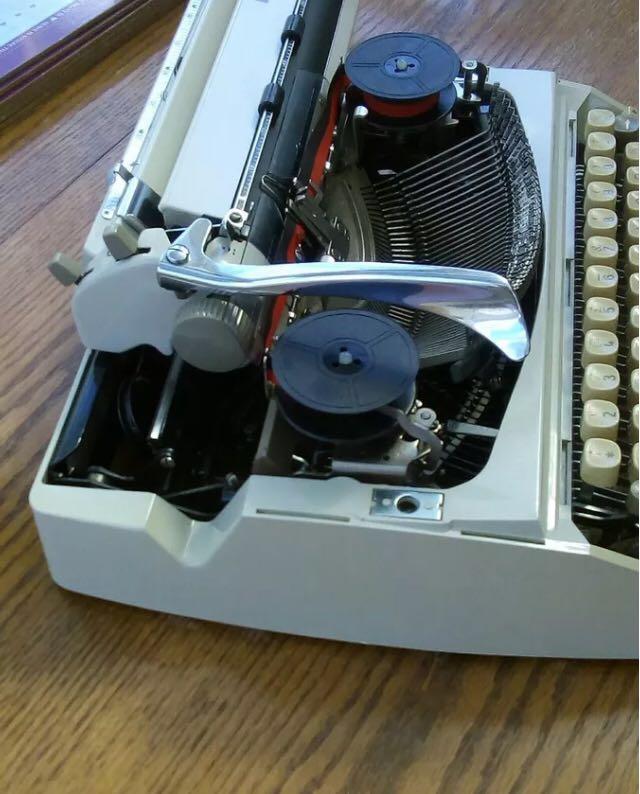 VINTAGE ADLER JUNIOR 3 TYPEWRITER SERVICED WITH NEW RIBBON, Hobbies ...