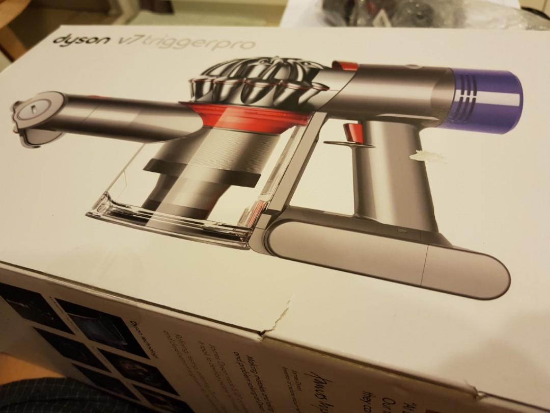Dyson v7 trigger pro, Furniture & Home Living, Home Improvement ...