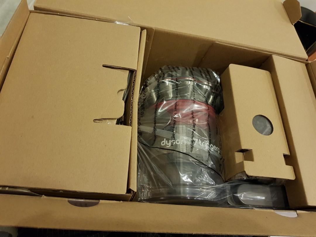 Dyson v7 trigger pro, Furniture & Home Living, Home Improvement ...