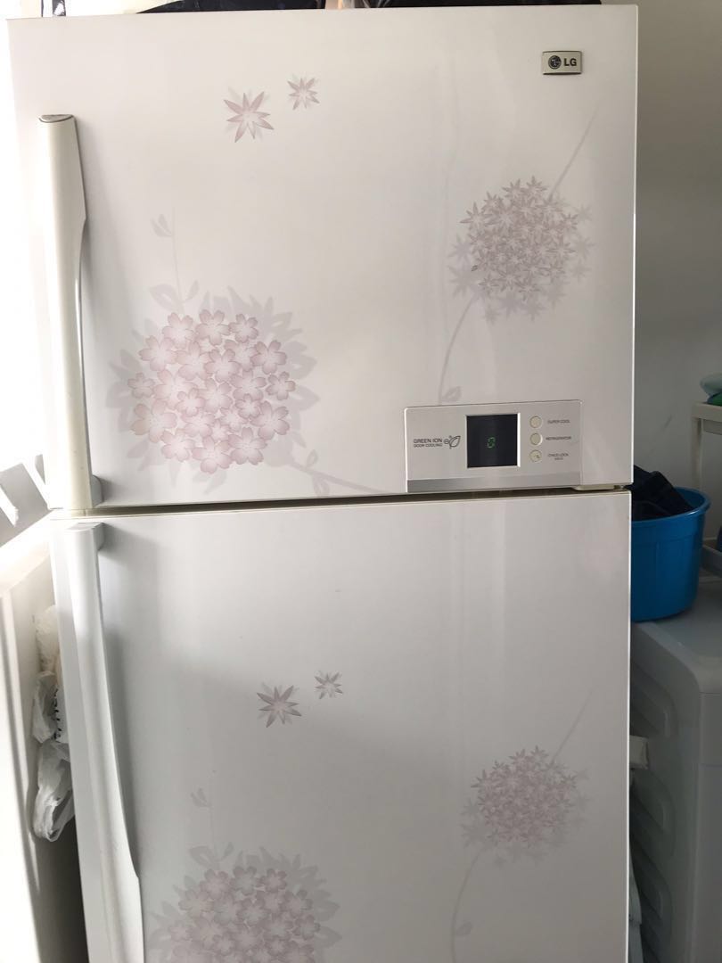 LG fridge, TV & Home Appliances, Kitchen Appliances, Refrigerators & Freezers on Carousell