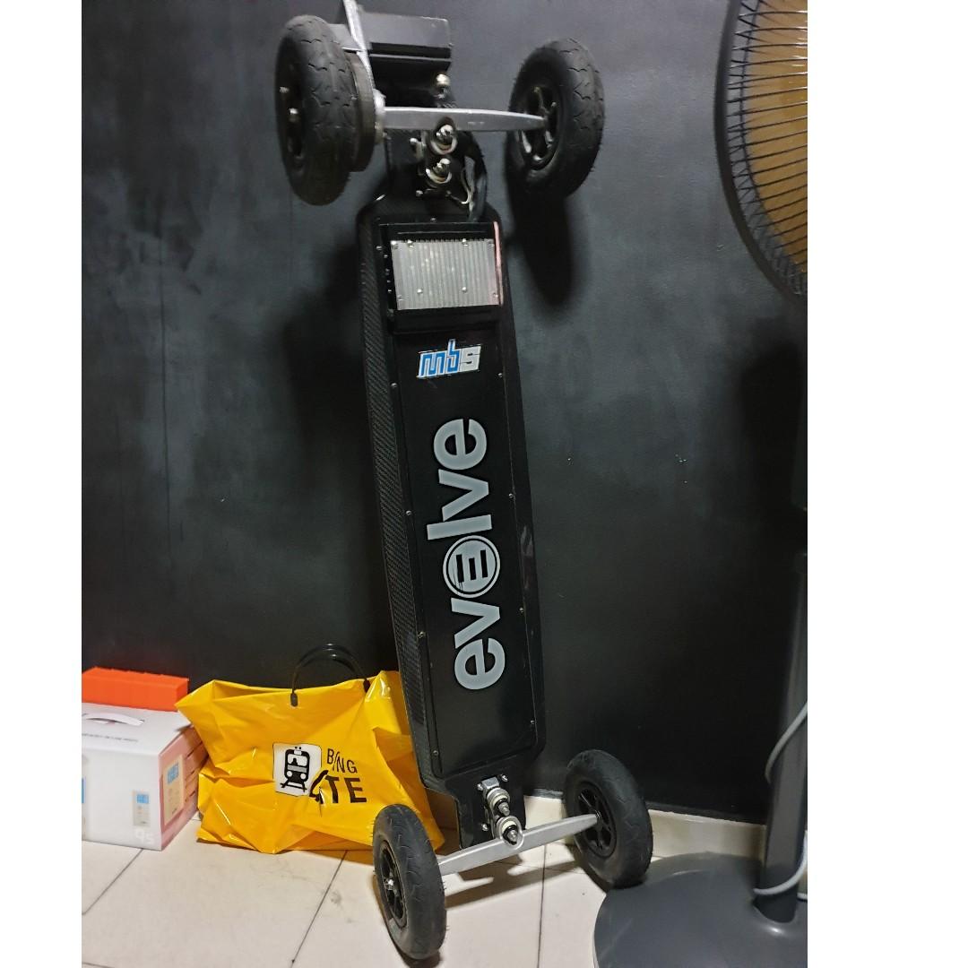 Evolve carbon gt electric skateboard, Sports Equipment, PMDs, E ...