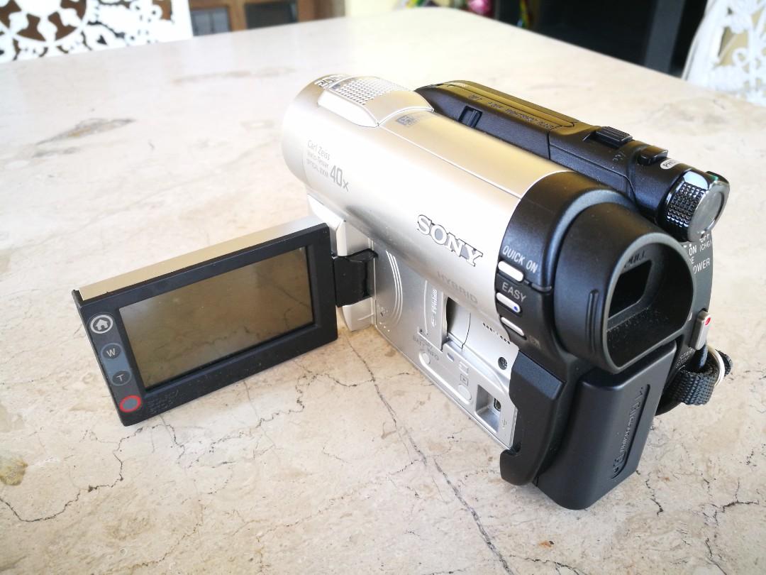 Sony DCR-DVD110 DVD Handycam with X40 Zoom, Photography, Video Cameras ...