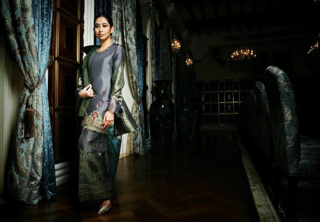 Tunku Tun aminah X Jovian mandagie, Women's Fashion, Muslimah Fashion ...