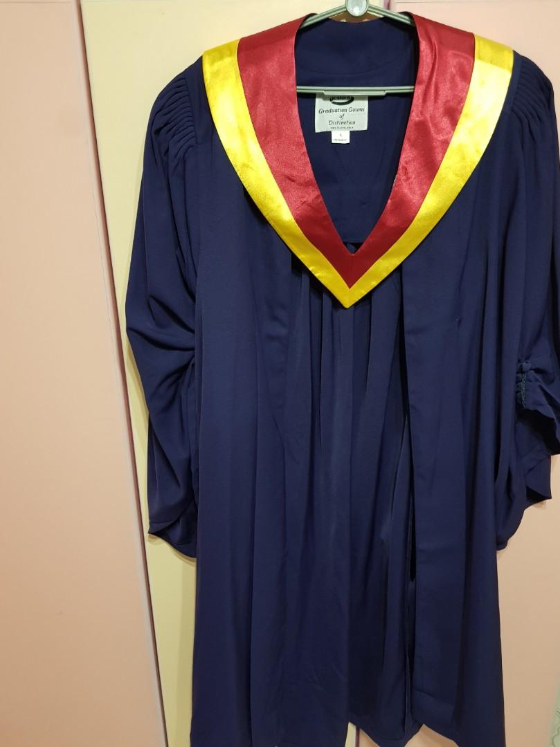Nanyang Polytechnic Convocation Gown / Graduation Gown, Everything Else ...