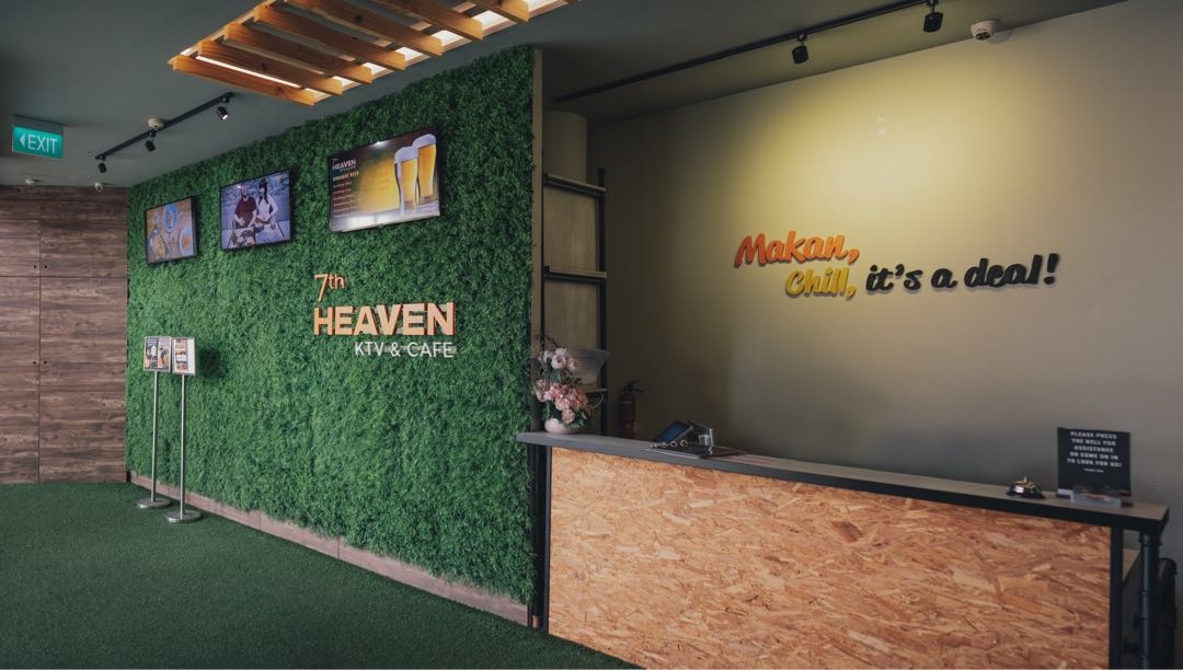 Receptionist / service crew, Jobs, Customer Service on Carousell