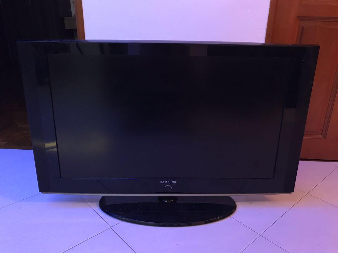 Samsung LCD 40 inch TV, TV & Home Appliances, TV & Entertainment, TV on ...