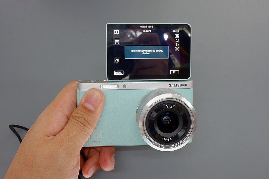Samsung NX Mini | 9-27mm 20mp vlogging camera, Photography, Video ...