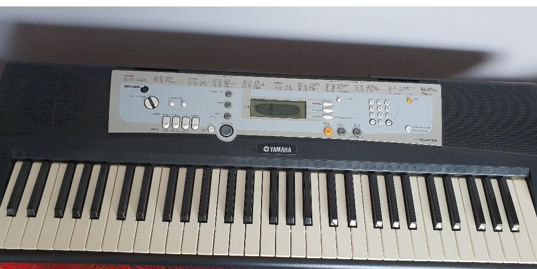 Yamaha PSR e203 keyboard, Music & Media, Music Instruments on Carousell