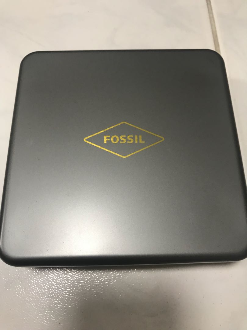 Authentic Fossil Wallet, Men's Fashion, Watches & Accessories, Wallets ...