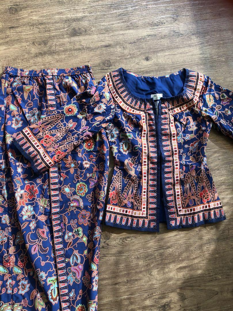 Authentic SIA uniform, Women's Fashion, Dresses & Sets, Evening dresses ...