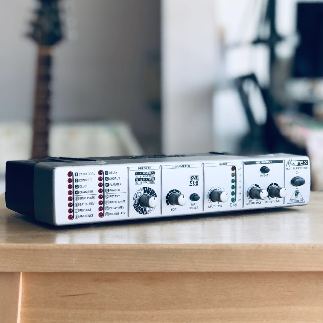 BEHRINGER MINIFEX FEX800 Ultra-Compact Stereo Multi-FX Processor, Audio ...