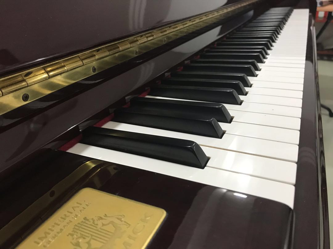 SAMICK PIANO JS 121, Hobbies & Toys, Music & Media, Musical Instruments on Carousell