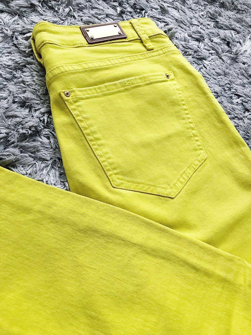 [SOLD] Zara Yellow Jeans, Women's Fashion, Bottoms, Jeans on Carousell