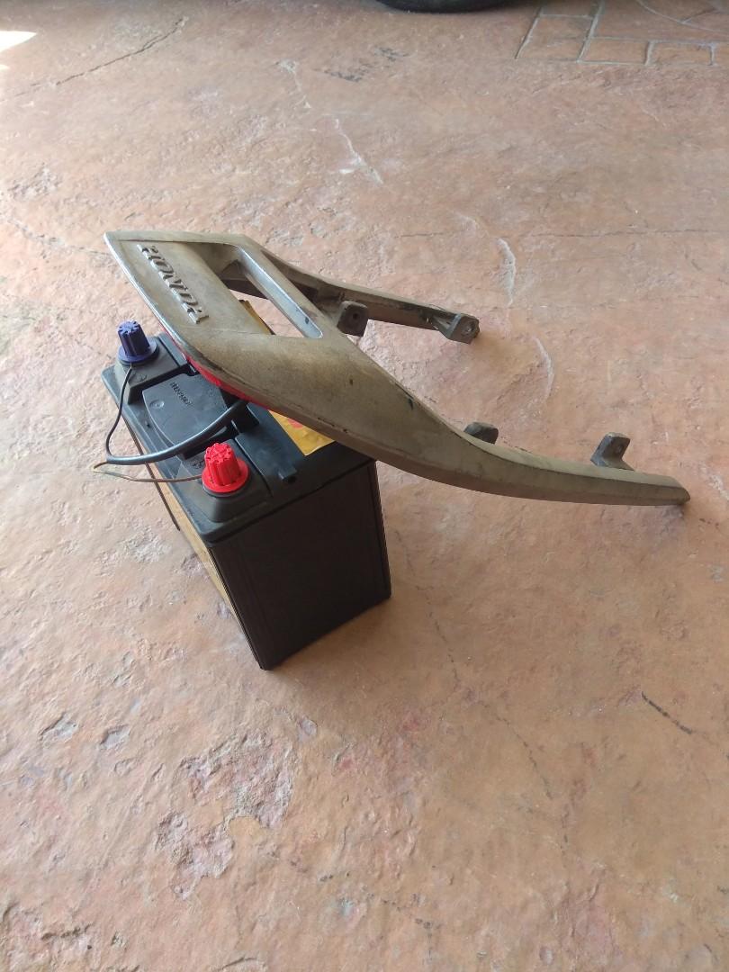 Ex5 Spoiler motor Honda, Motorbikes on Carousell