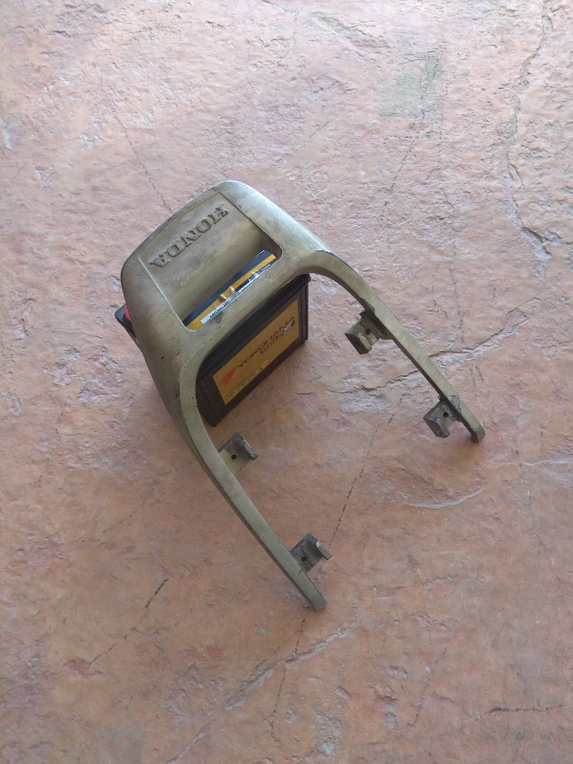 Ex5 Spoiler motor Honda, Motorbikes on Carousell