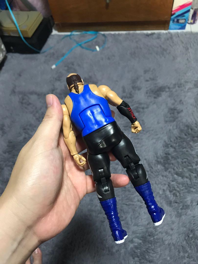 WWE WCW EXCLUSIVE ELITE COLLECTION THE SHARK / EARTHQUAKE, Hobbies ...