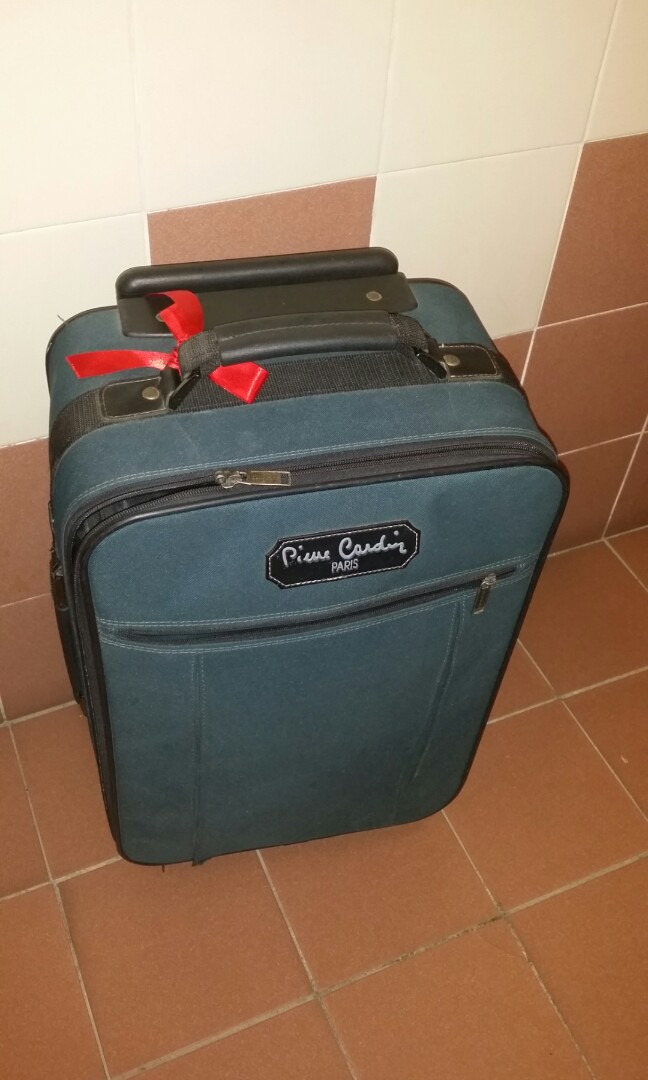 22 inch hand carry on into flight luggage case, 14 inch wide, 9 inch ...