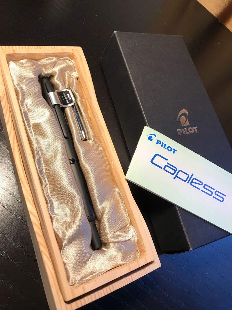 Pilot Capless Vanishing Point Matte Black Medium fountain pen, Hobbies ...