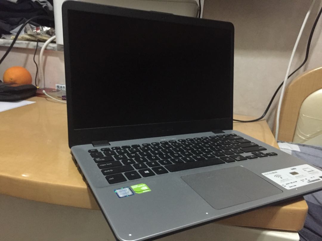 Asus VivoBook X405U 14 inch, 電腦＆科技, 手提電腦 - Carousell