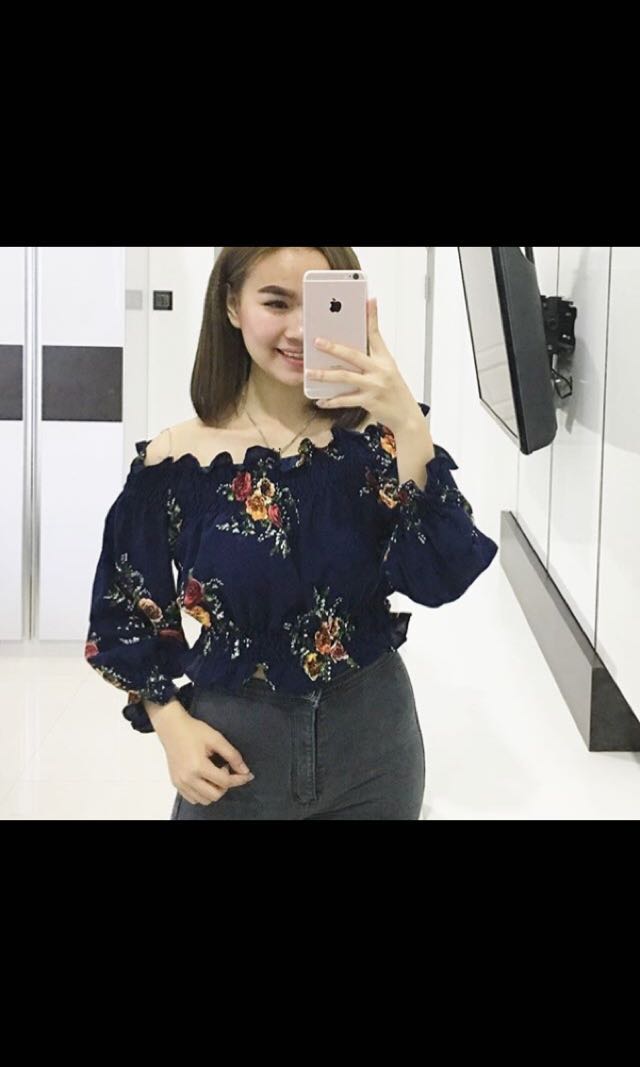 Sabrina Lily top, Fesyen Wanita, Pakaian Wanita, Atasan di Carousell