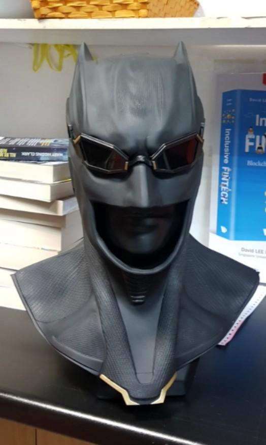 1/1 scale Tactical Suit Justice League Bat Cowl, Hobbies & Toys, Toys ...