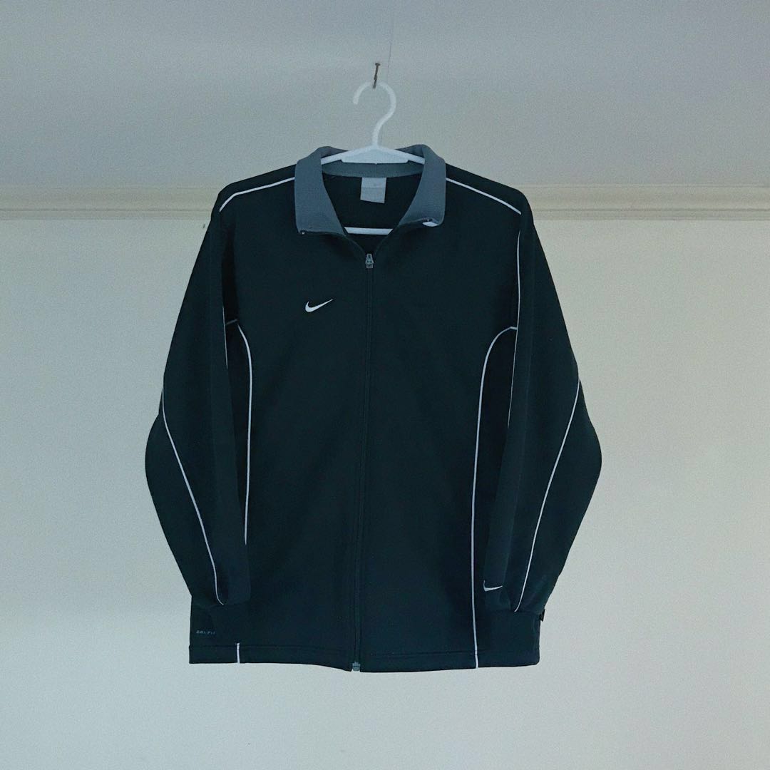 black NIKE track jacket, Men's Fashion, Activewear on Carousell