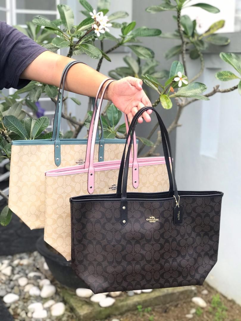 Coach Reversible Tote Bag, Women's Fashion, Bags & Wallets, Tote Bags ...