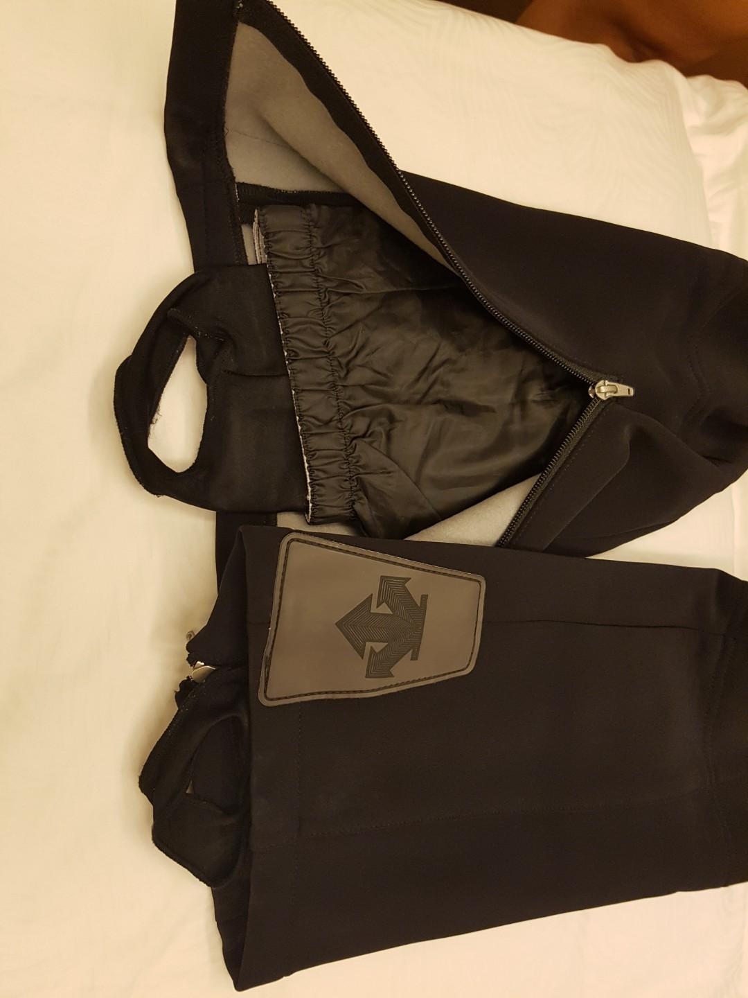 Descente figure hugging ski pants, Women's Fashion, Activewear on Carousell
