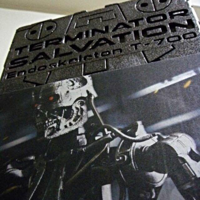 HOT TOYS Terminator Salvation Endoskeleton T-700 Sixth Scale Action ...