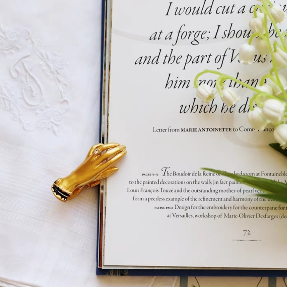 Ver.II VICTORIAN Hand Clip {pre-order}, Hobbies & Toys, Stationery ...