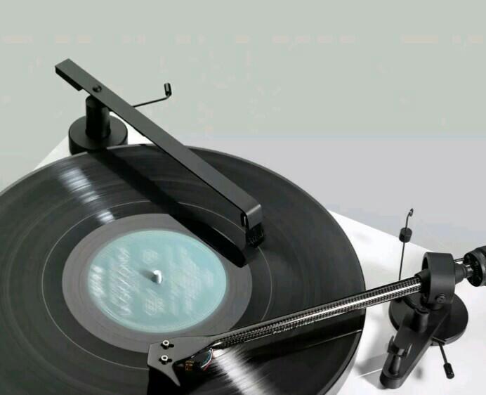 Pro-Ject Turntable Arm Brush, Audio, Other Audio Equipment on Carousell