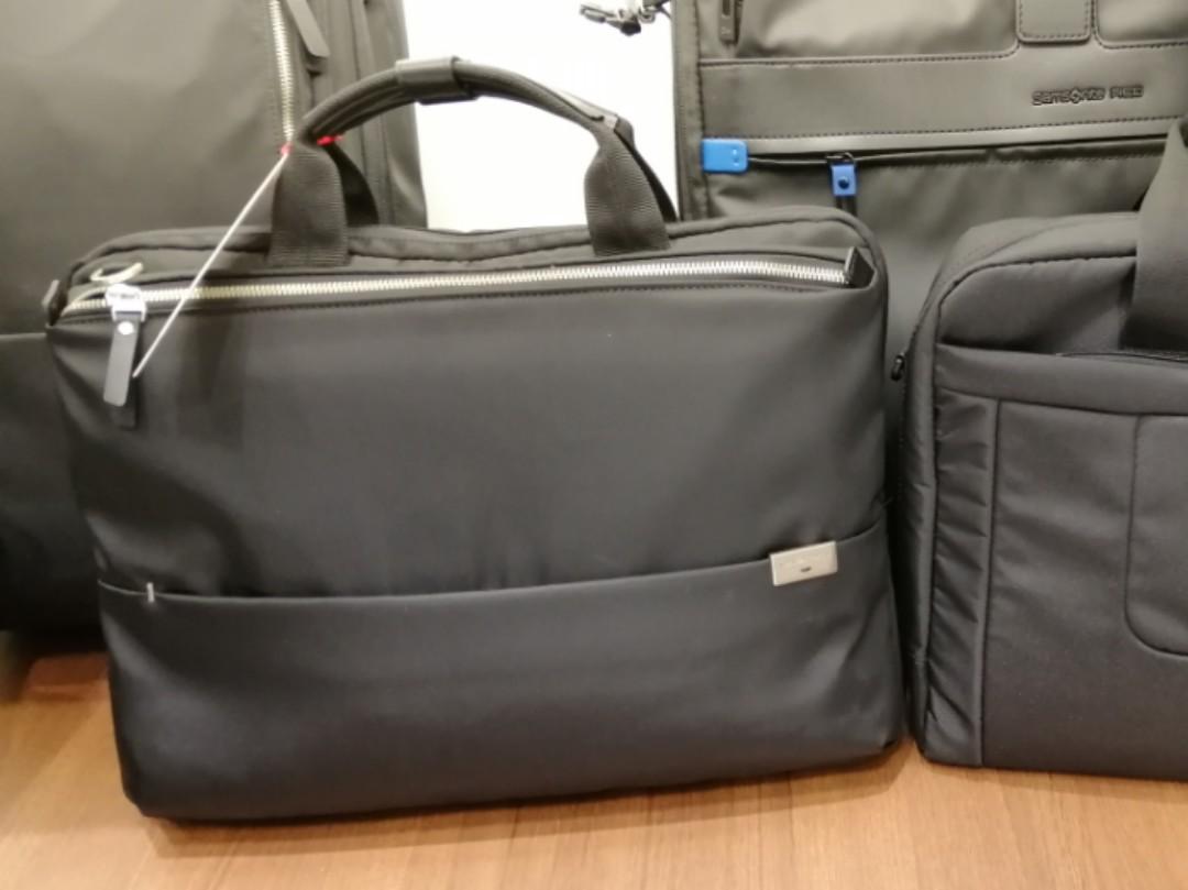 Samsonite Red Aurice slim briefcase black, Men's Fashion, Bags ...