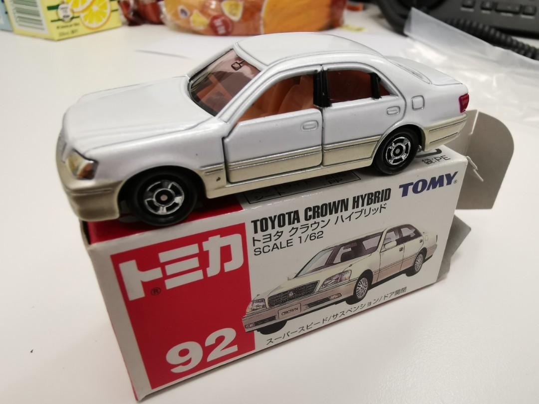 Tomy Tomica no.92 Toyota Crown Hybrid, 興趣及遊戲, 玩具 & 遊戲類 - Carousell
