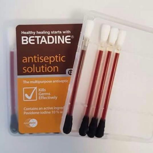 Betadine Antiseptic Solution Swab Sticks 12's 必妥碘 消毒棒 一盒12支 美國入口, 美容＆化妝品, 健康及美容 - 皮膚護理, 面部 - 面部 ...