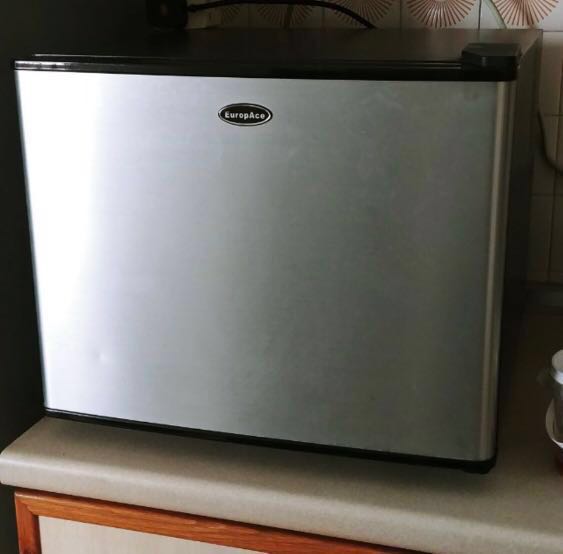EuropAce Fridge/ Bar fridge, TV & Home Appliances, Kitchen Appliances ...