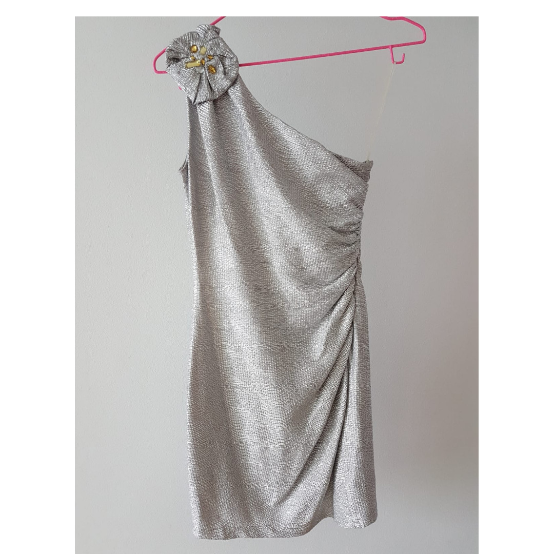 Max and Cleo silver toga cocktail dress, Luxury, Apparel on Carousell