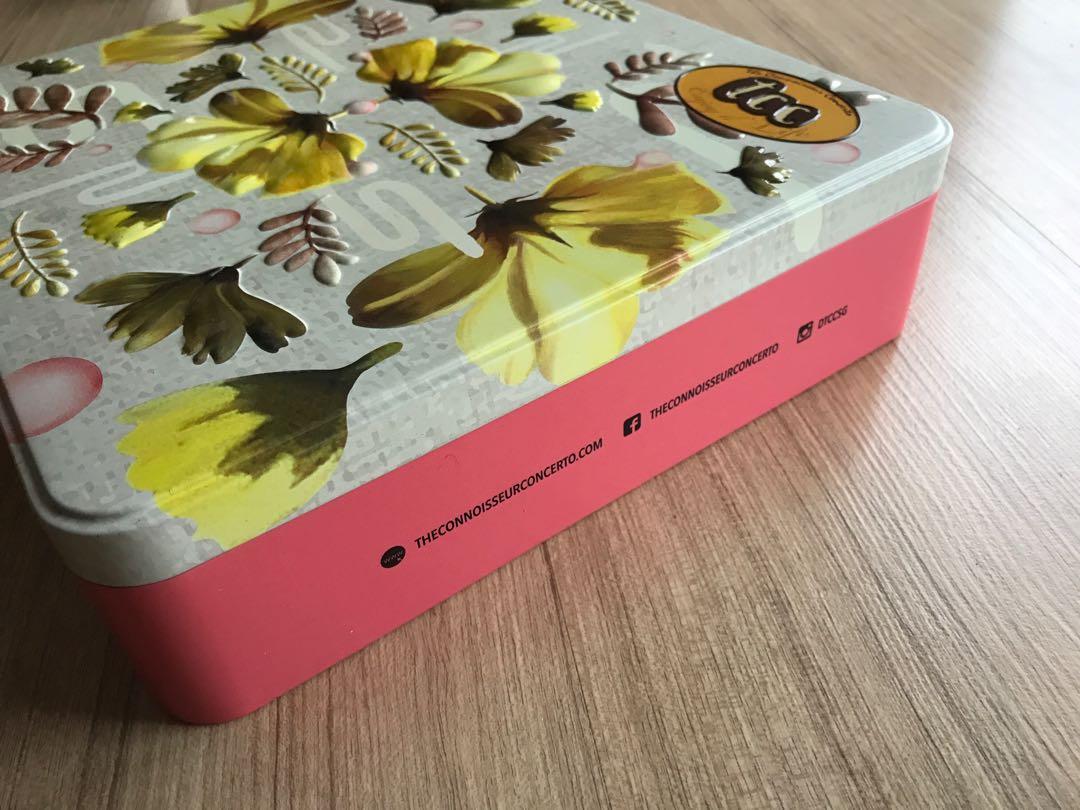 Metal mooncake box TCC, Hobbies & Toys, Stationery & Craft, Craft ...