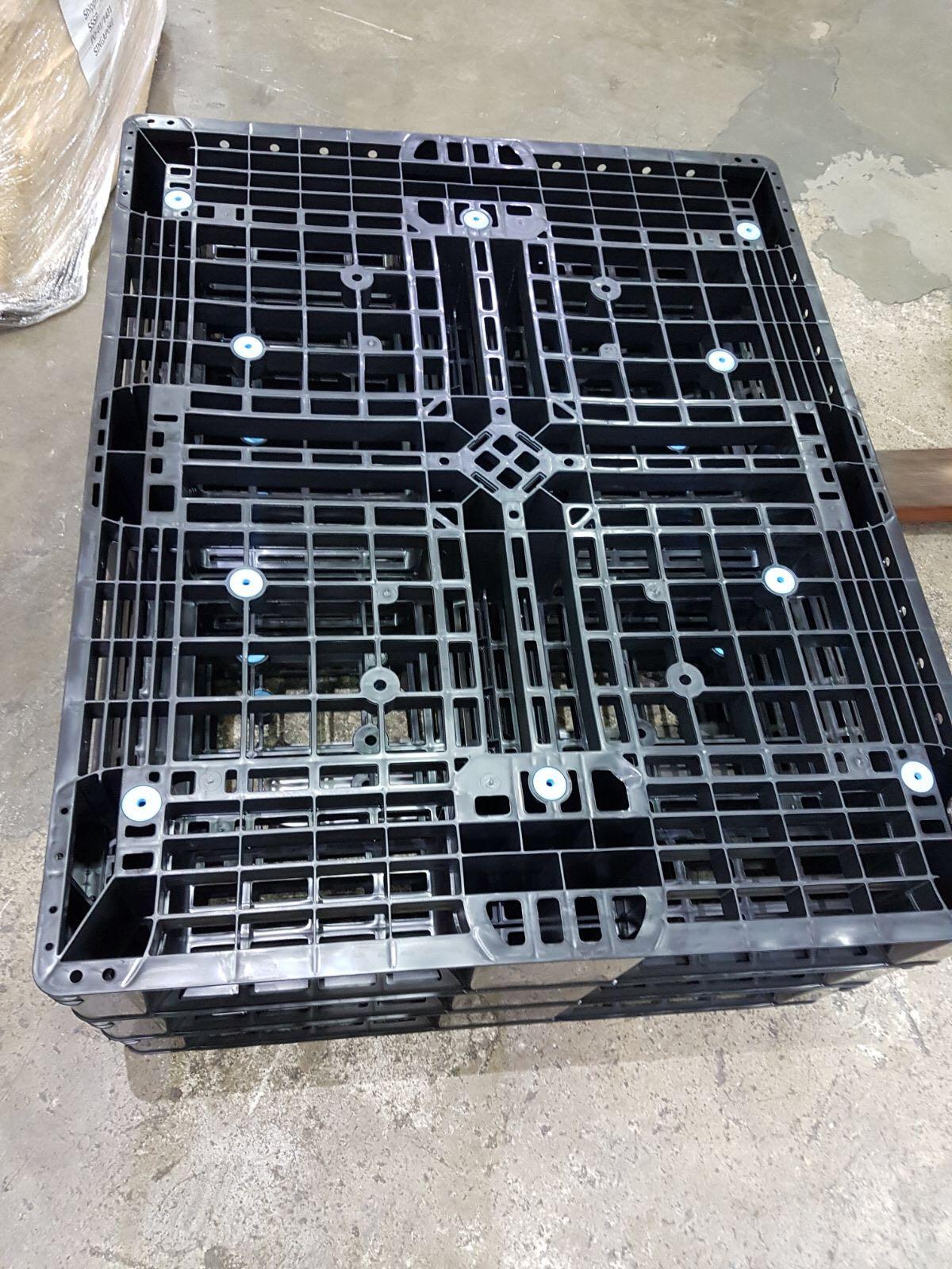 **Plastic Pallets for sale** 90cm x 110cm, Everything Else on Carousell