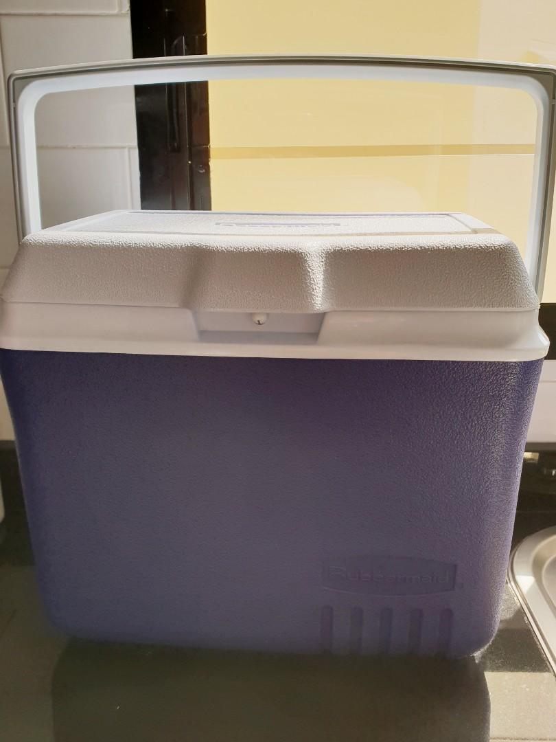 Rubbermaid Cooler Box (5 Litres), Furniture & Home Living, Kitchenware ...