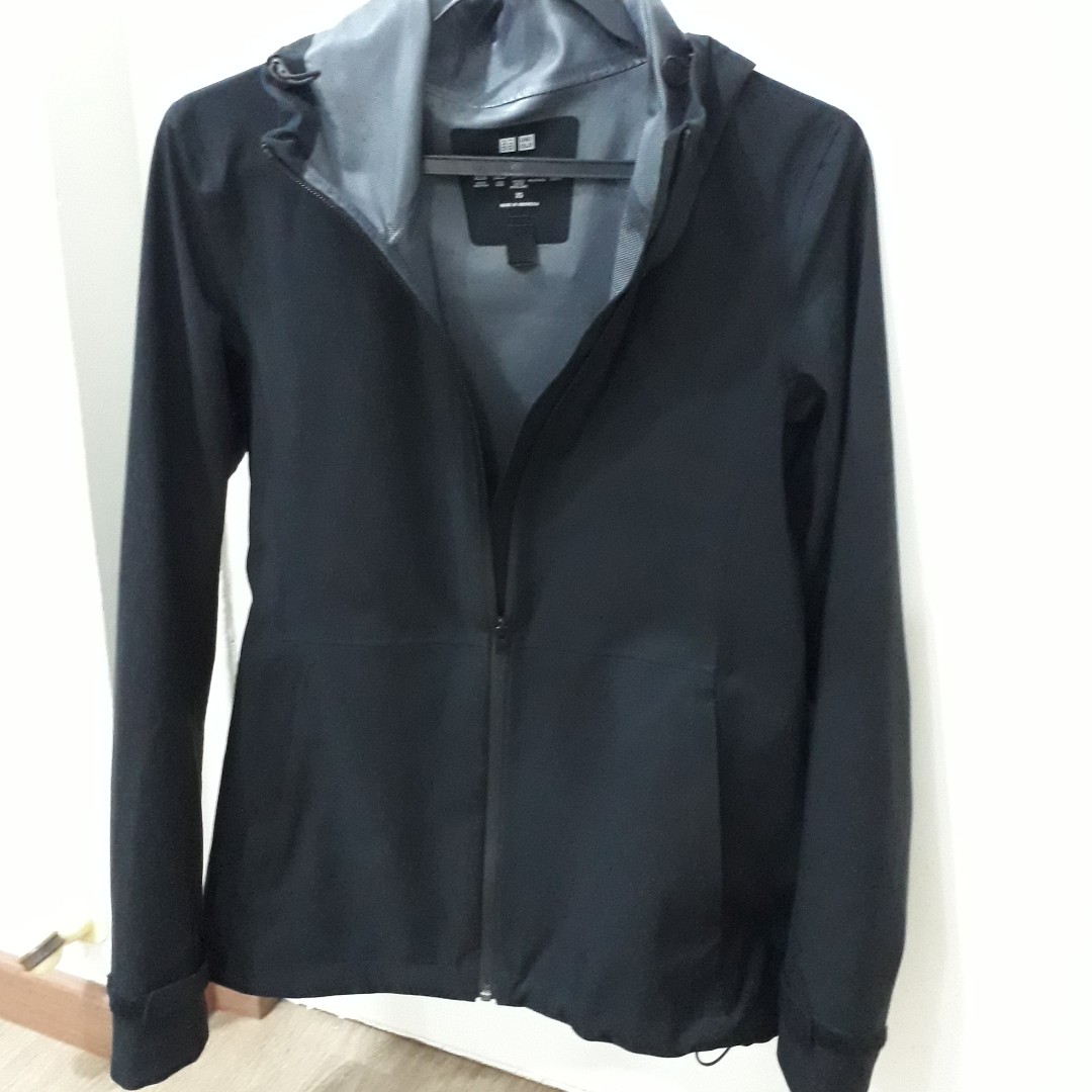 Uniqlo windbreaker, Women's Fashion, Coats, Jackets and Outerwear on ...