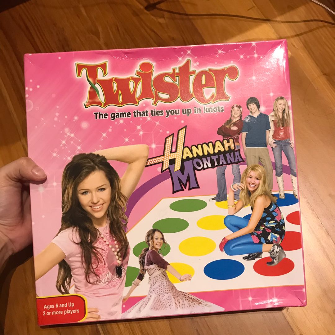 Twister board games set, Toys & Collectibles, Lainnya di Carousell