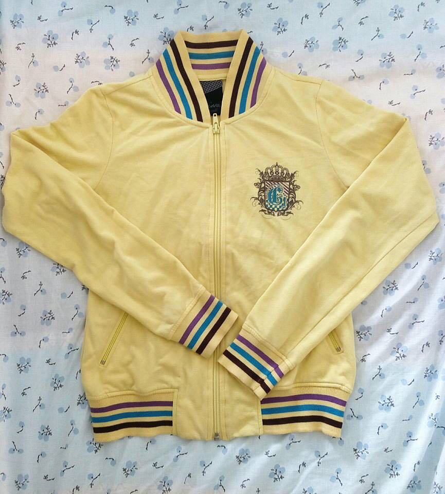 Crissa Jacket, Women's Fashion, Activewear on Carousell
