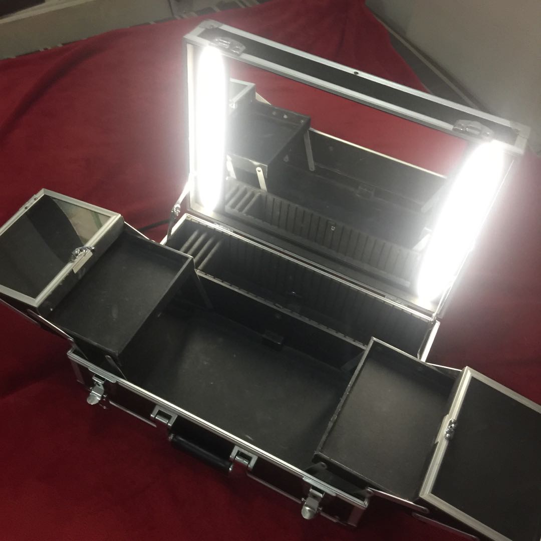 Gladking Make Up luggage / Box, Beauty & Personal Care, Face, Makeup on ...