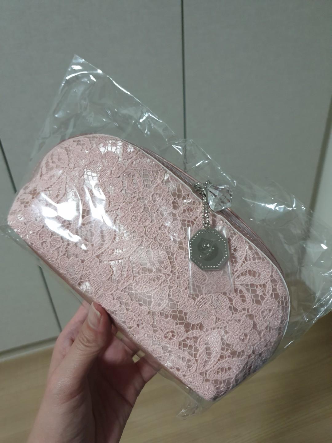 Jill Stuart Lacy Blossom Pouch (01 Pink Blossom), Women's Fashion, Bags ...