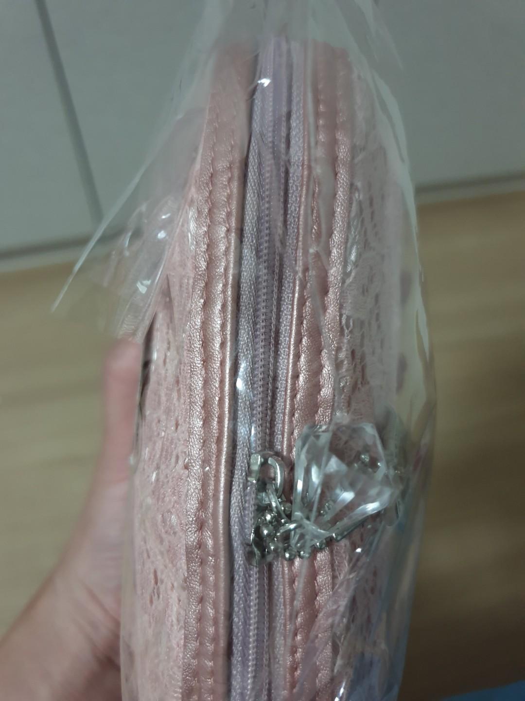 Jill Stuart Lacy Blossom Pouch (01 Pink Blossom), Women's Fashion, Bags ...