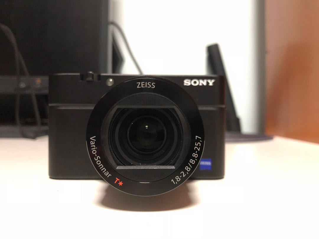 Sony RX100 Mark 4, Photography, Cameras on Carousell