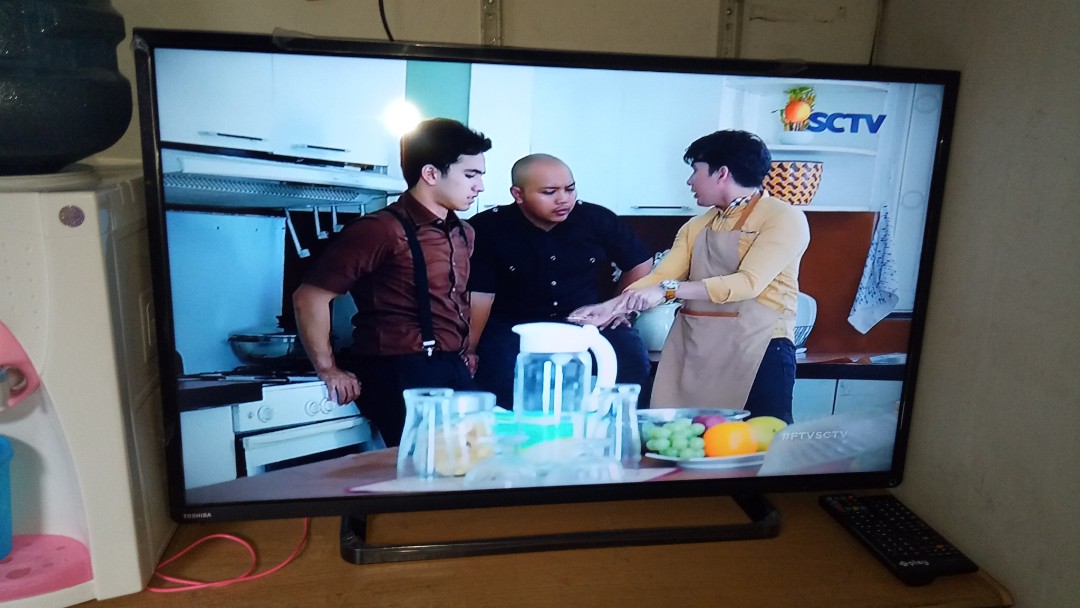 Tv LED toshiba 40" lengkap, Elektronik, TV & Perlengkapan Hiburan di Carousell
